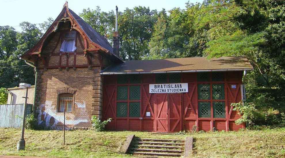 Biely kríž: turistické trasy cyklotrasy výlety » Malé Karpaty